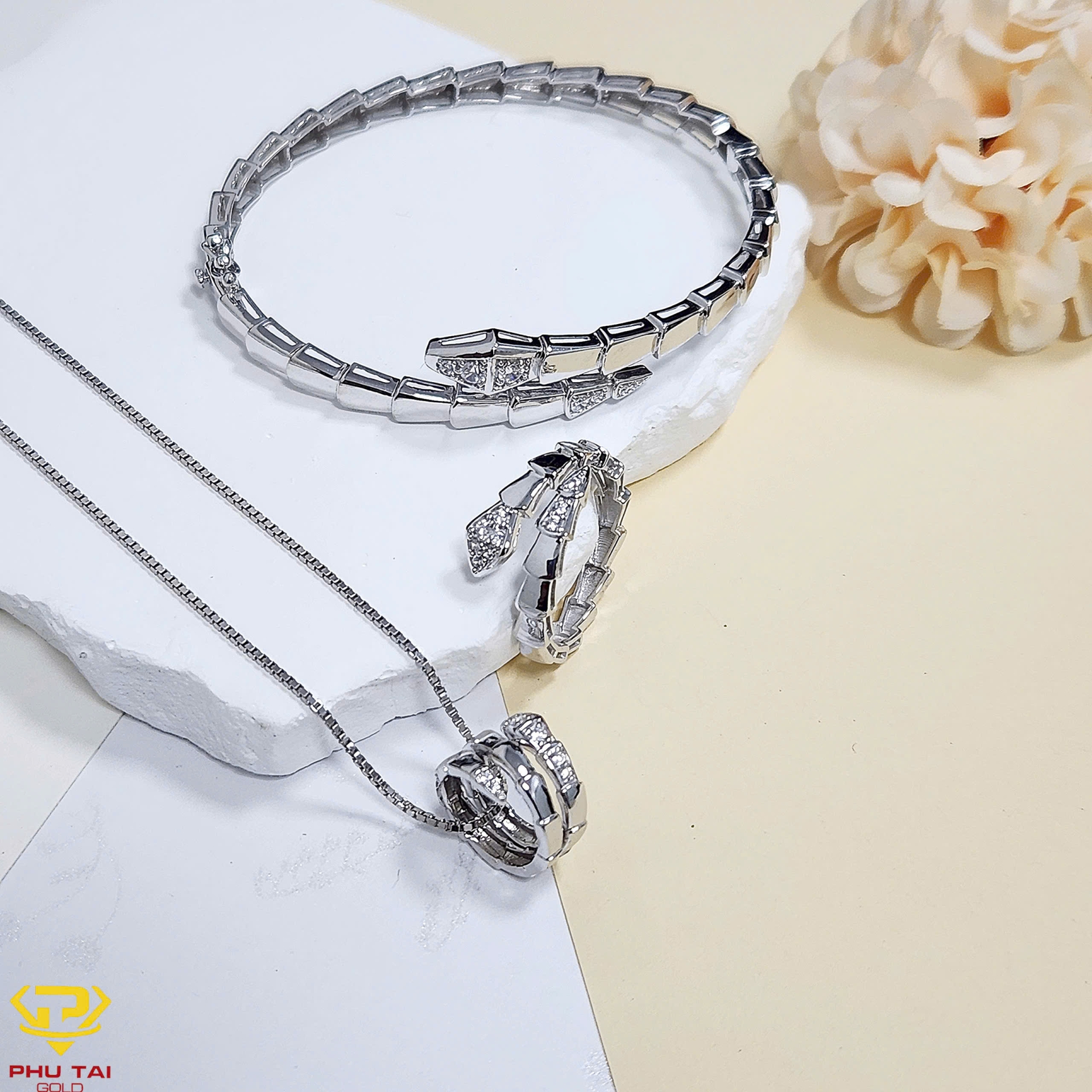 Set vàng trắng (mã SVT 3125)